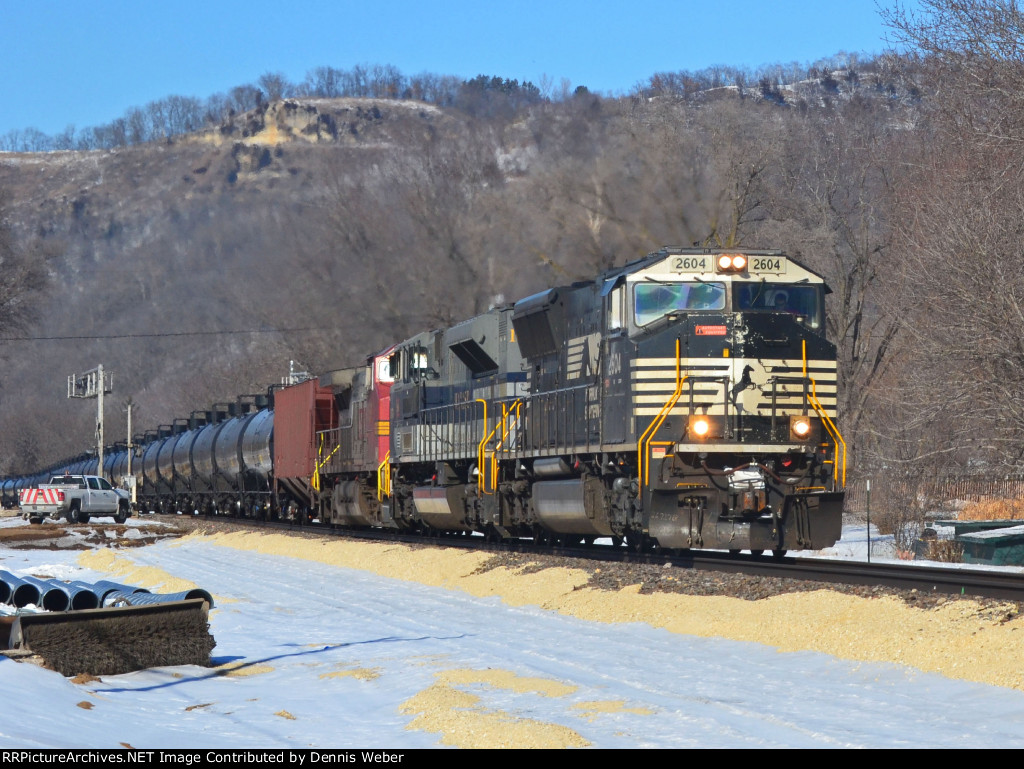 NS 2604, BNSF's Aurora Sub.